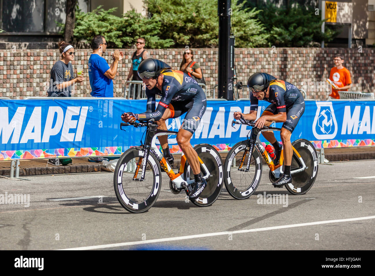 Cycling team support vehicle hi-res stock photography and images - Alamy