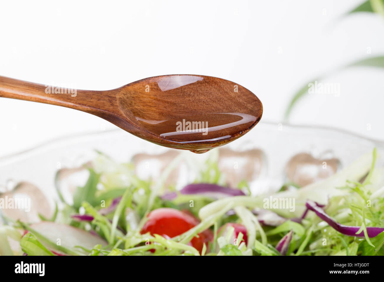 Pouring oil in water hi-res stock photography and images - Alamy