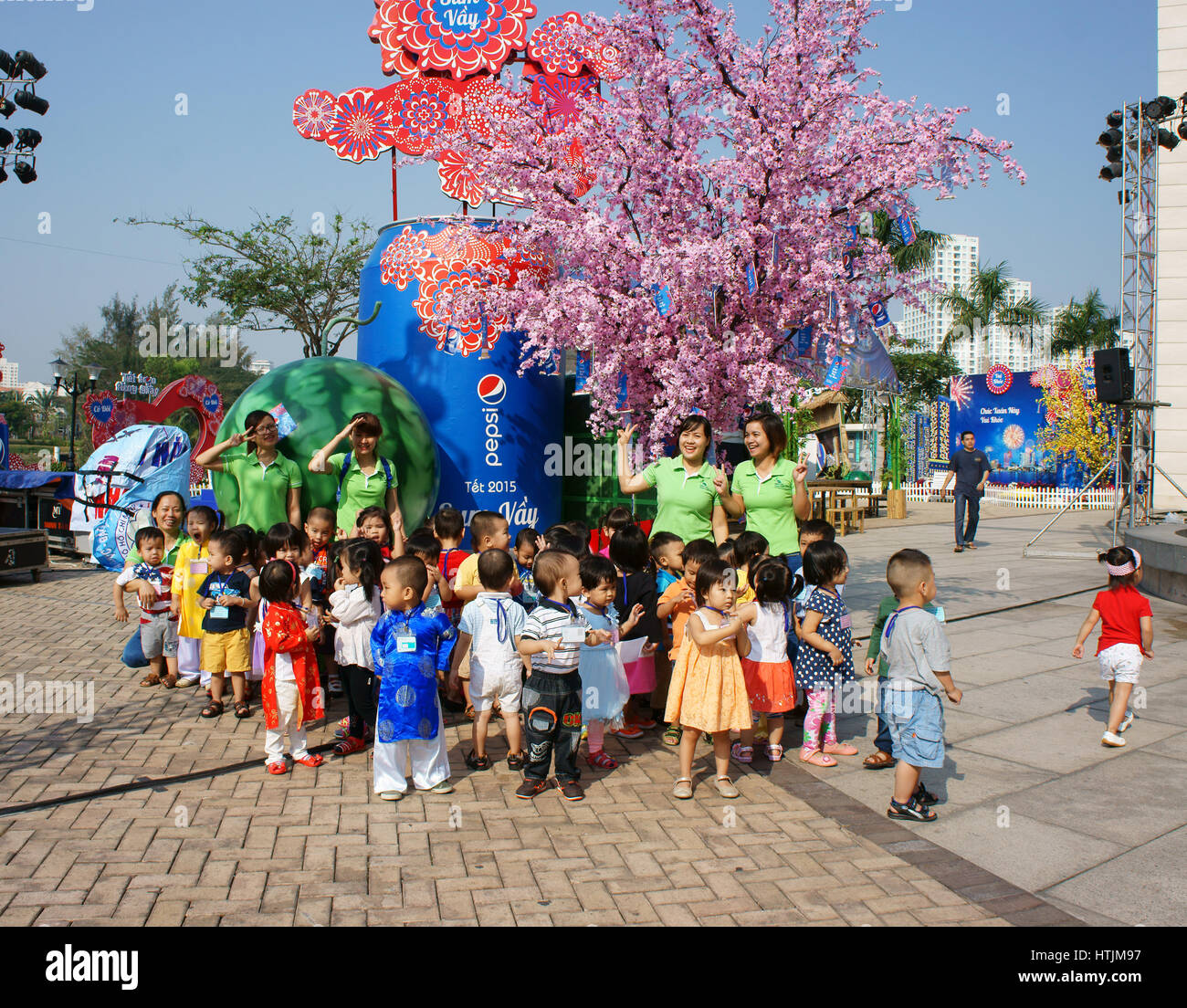 Vietnamese boy in school uniform hi-res stock photography and images ...