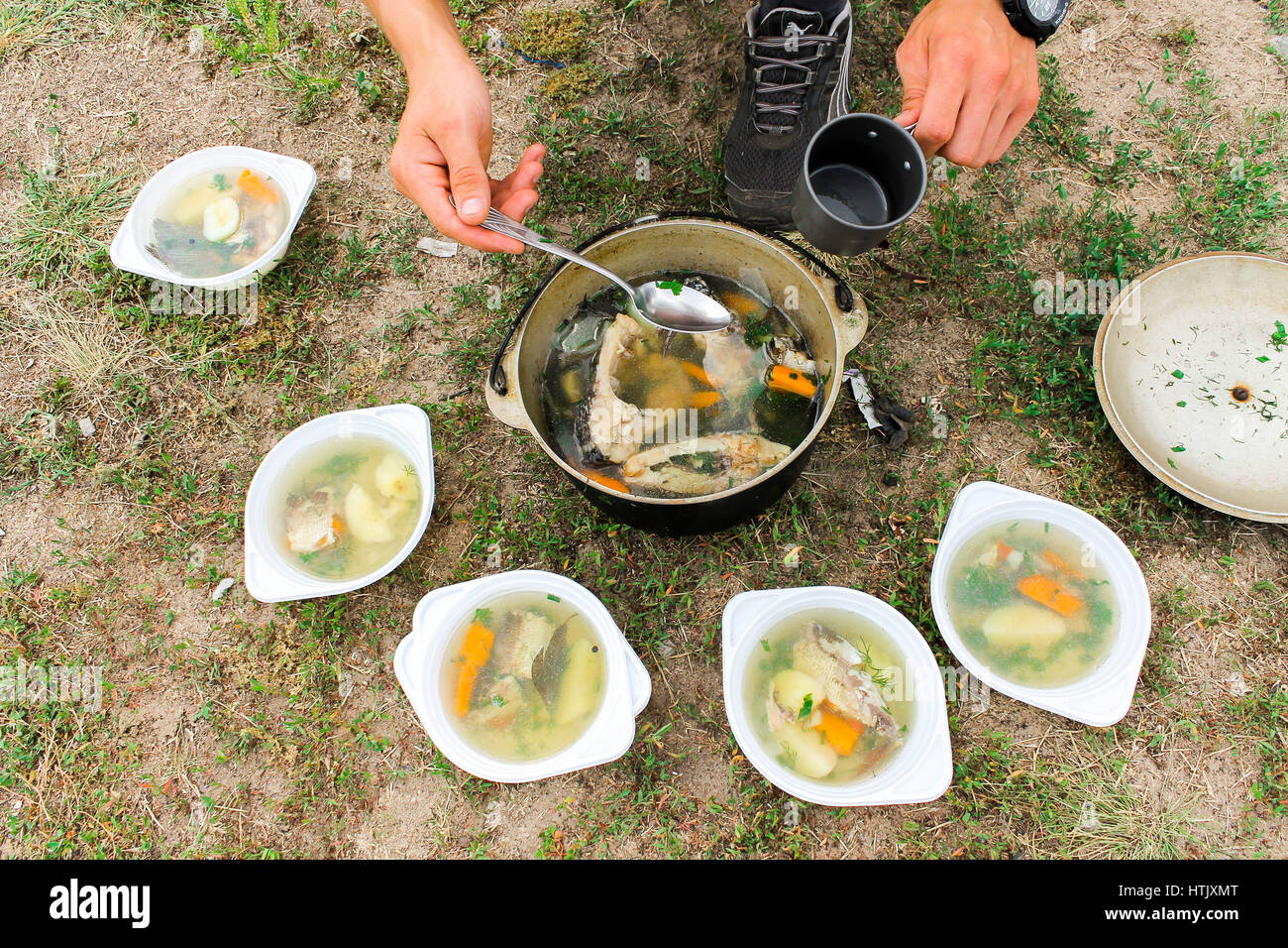 Outdoor soup kitchen hi-res stock photography and images - Alamy