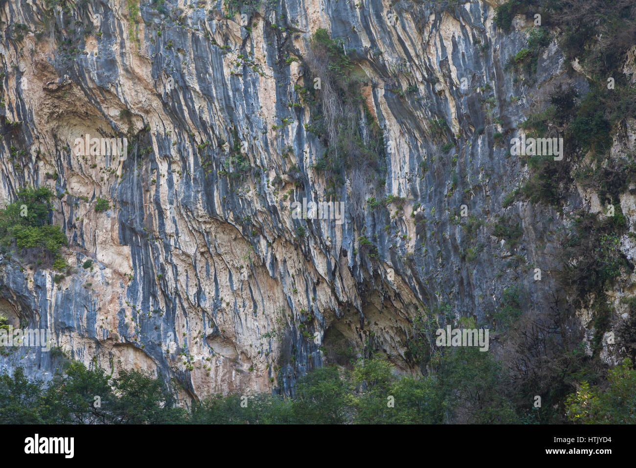 Sheer cliffs hi-res stock photography and images - Alamy
