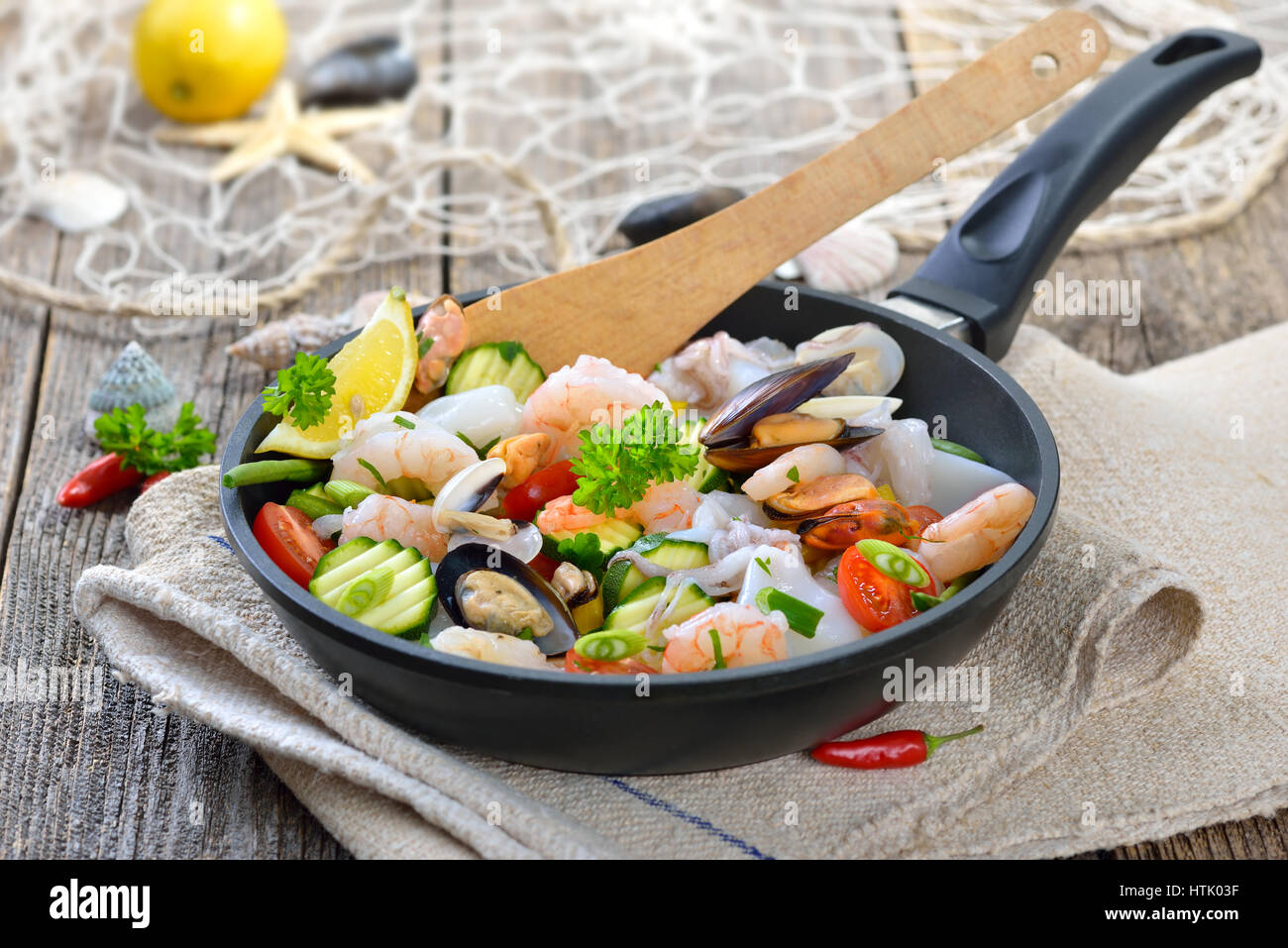 Italian mixed seafood hi-res stock photography and images - Alamy