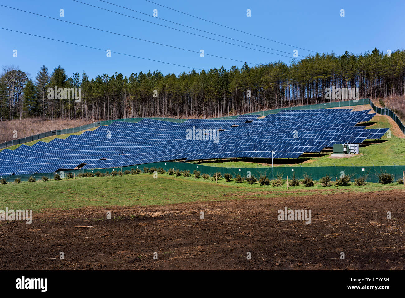 Solar energy farm america hi-res stock photography and images - Alamy
