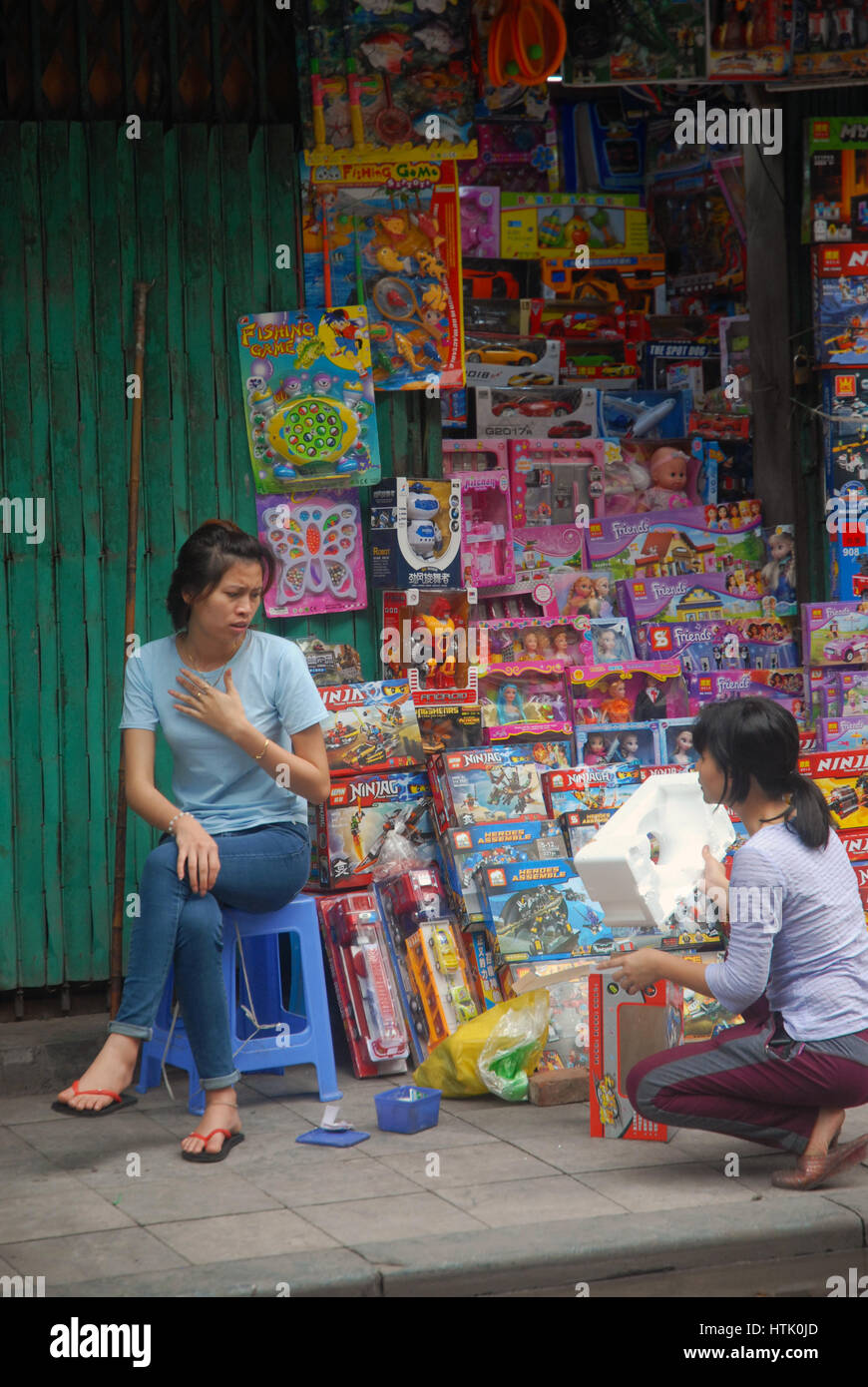 Street traders, Hanoi, Vietnam Stock Photo - Alamy