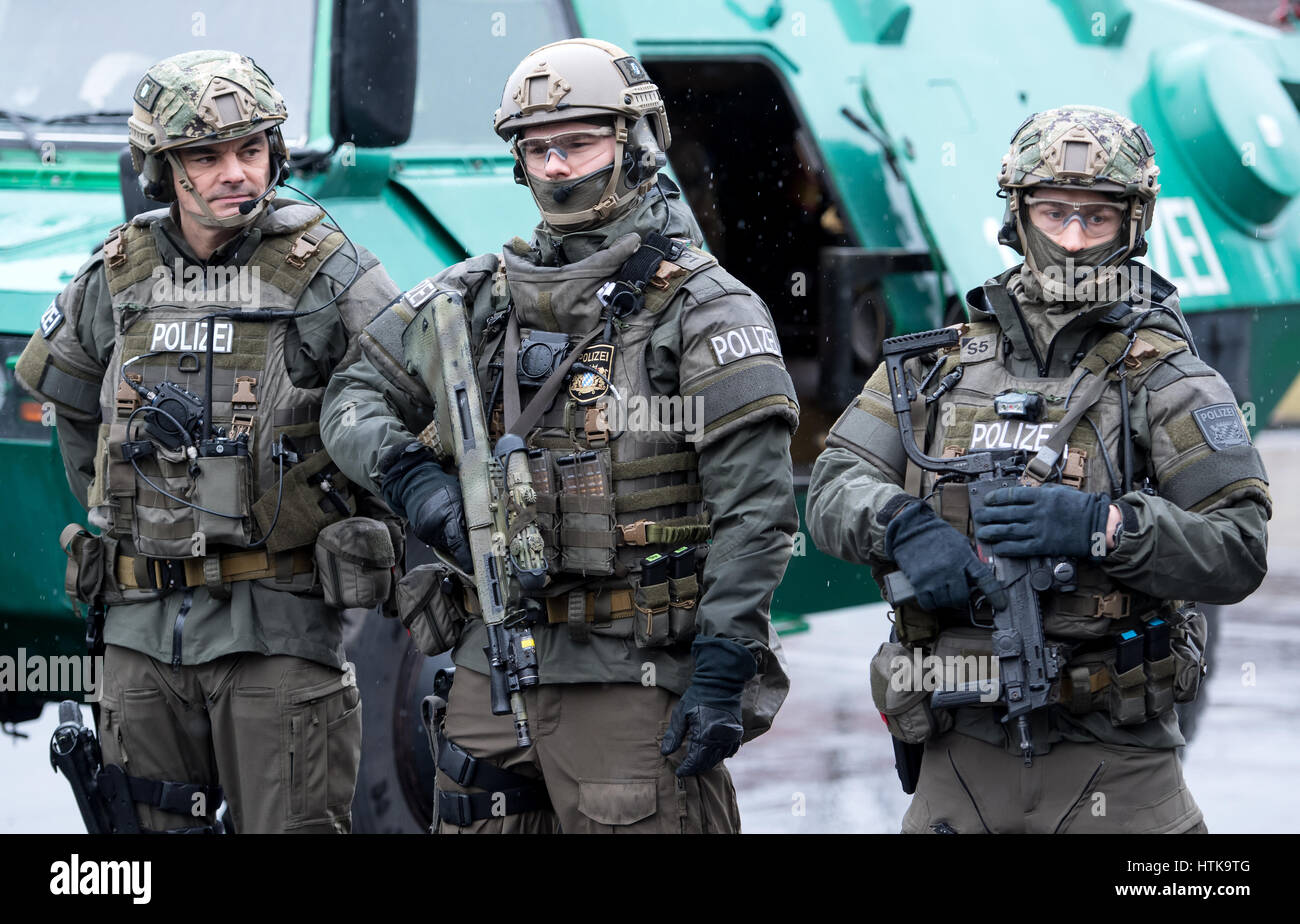 Murnau, Germany. 09th Mar, 2017. Members of the German police's Special ...
