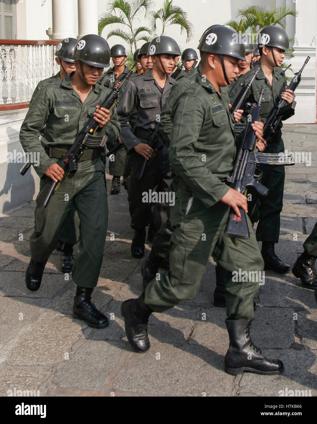 Bangkok, Thailand. 14th Nov, 2006. Royal Thai Army soldiers of The King ...