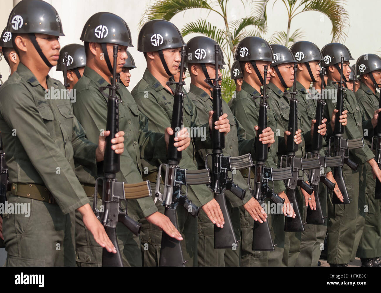 Bangkok, Thailand. 14th Nov, 2006. Royal Thai Army soldiers of The King ...