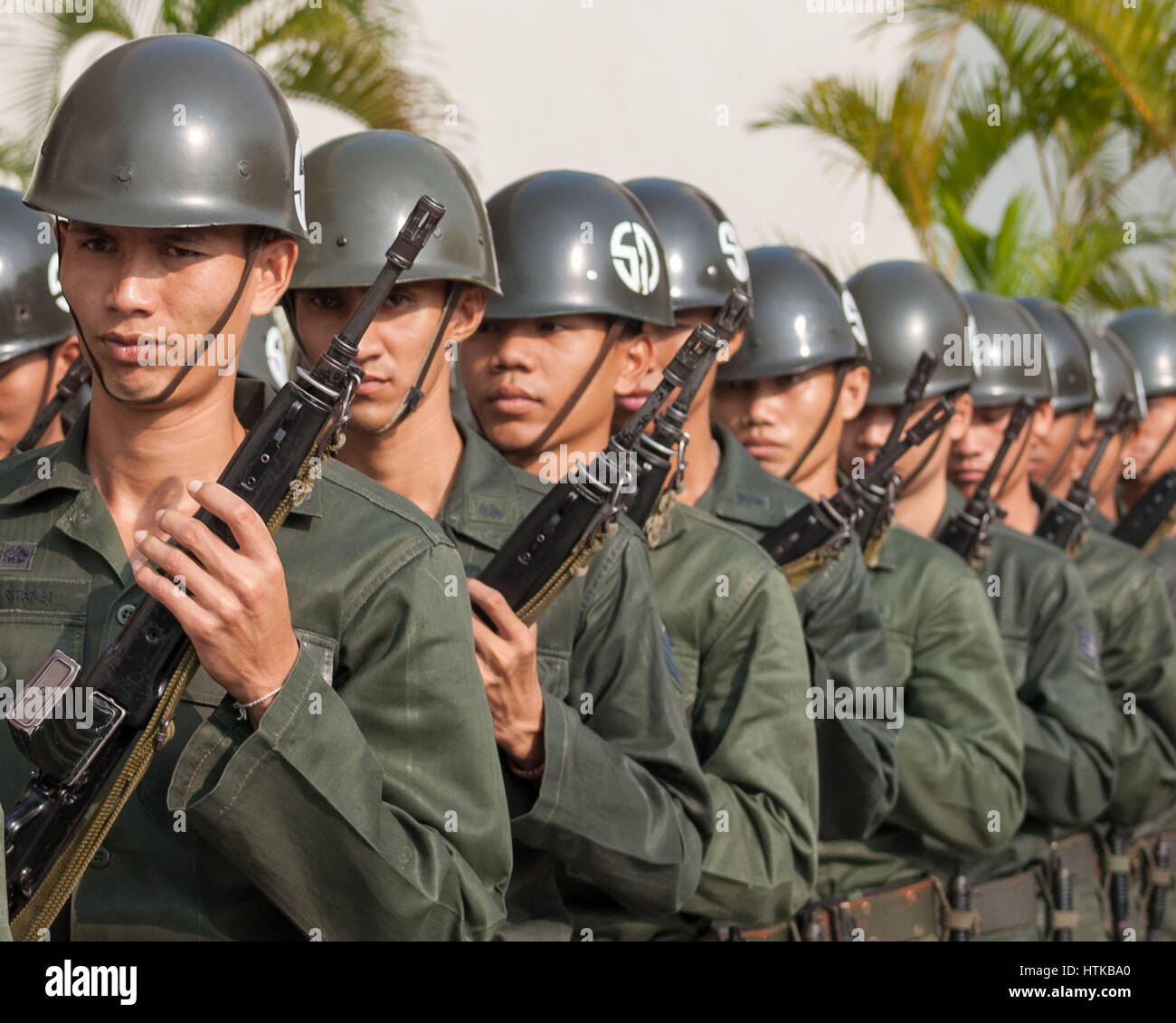 Bangkok, Thailand. 14th Nov, 2006. Royal Thai Army soldiers of The King ...