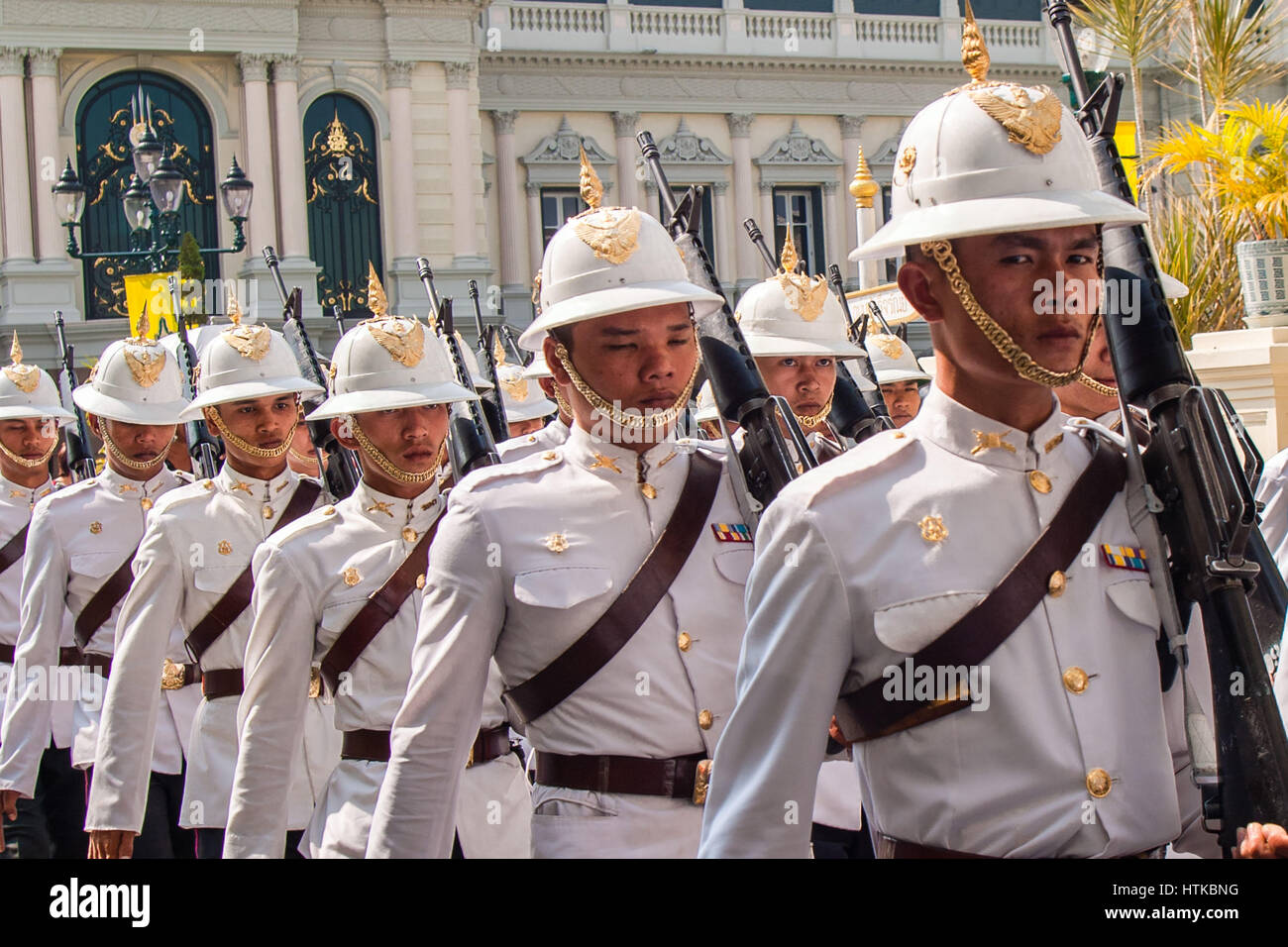 Bangkok, Thailand. 14th Nov, 2006. Soldiers of the Royal Thai Army King ...