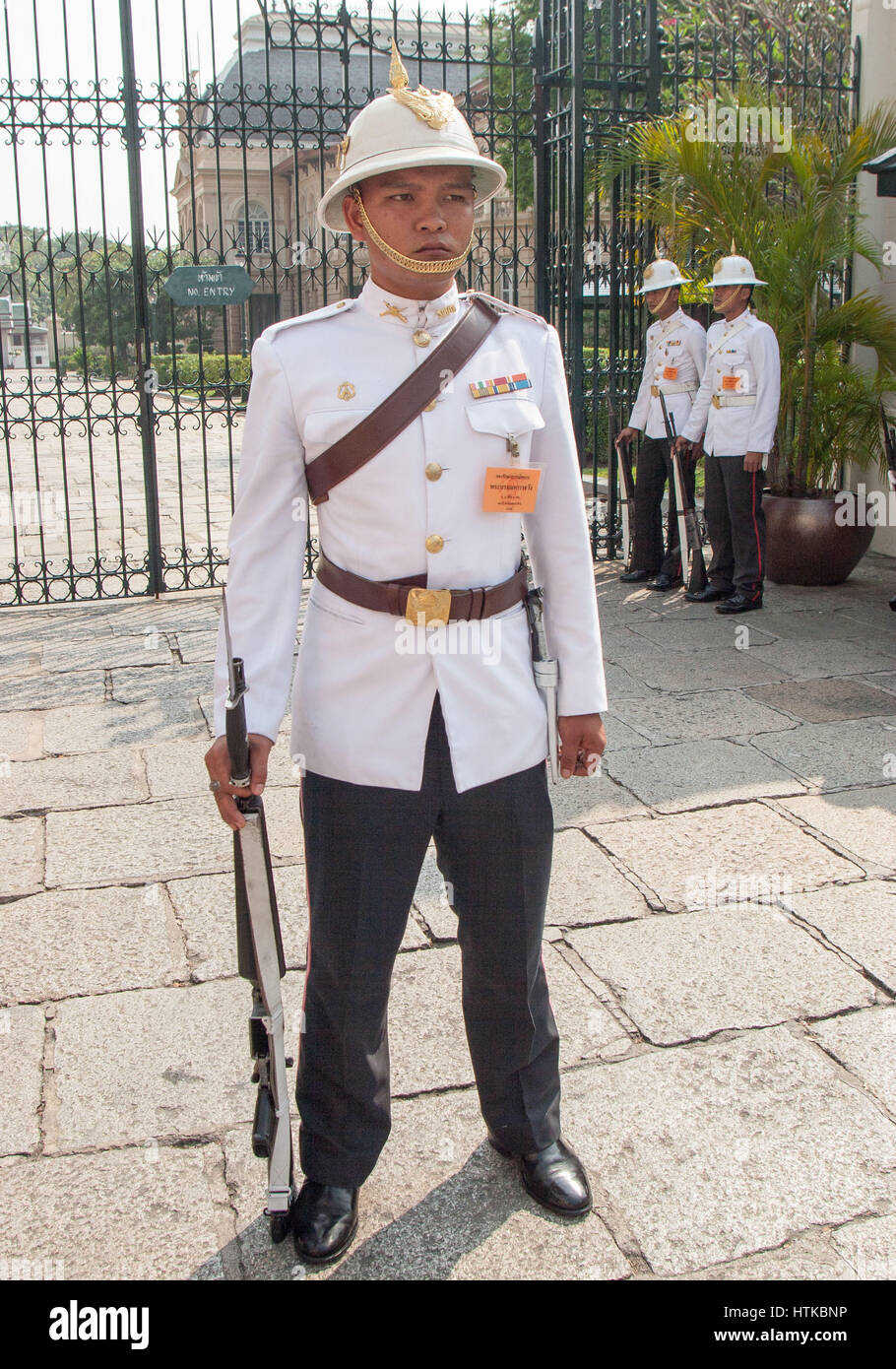Bangkok, Thailand. 14th Nov, 2006. Soldiers of the Royal Thai Army King ...