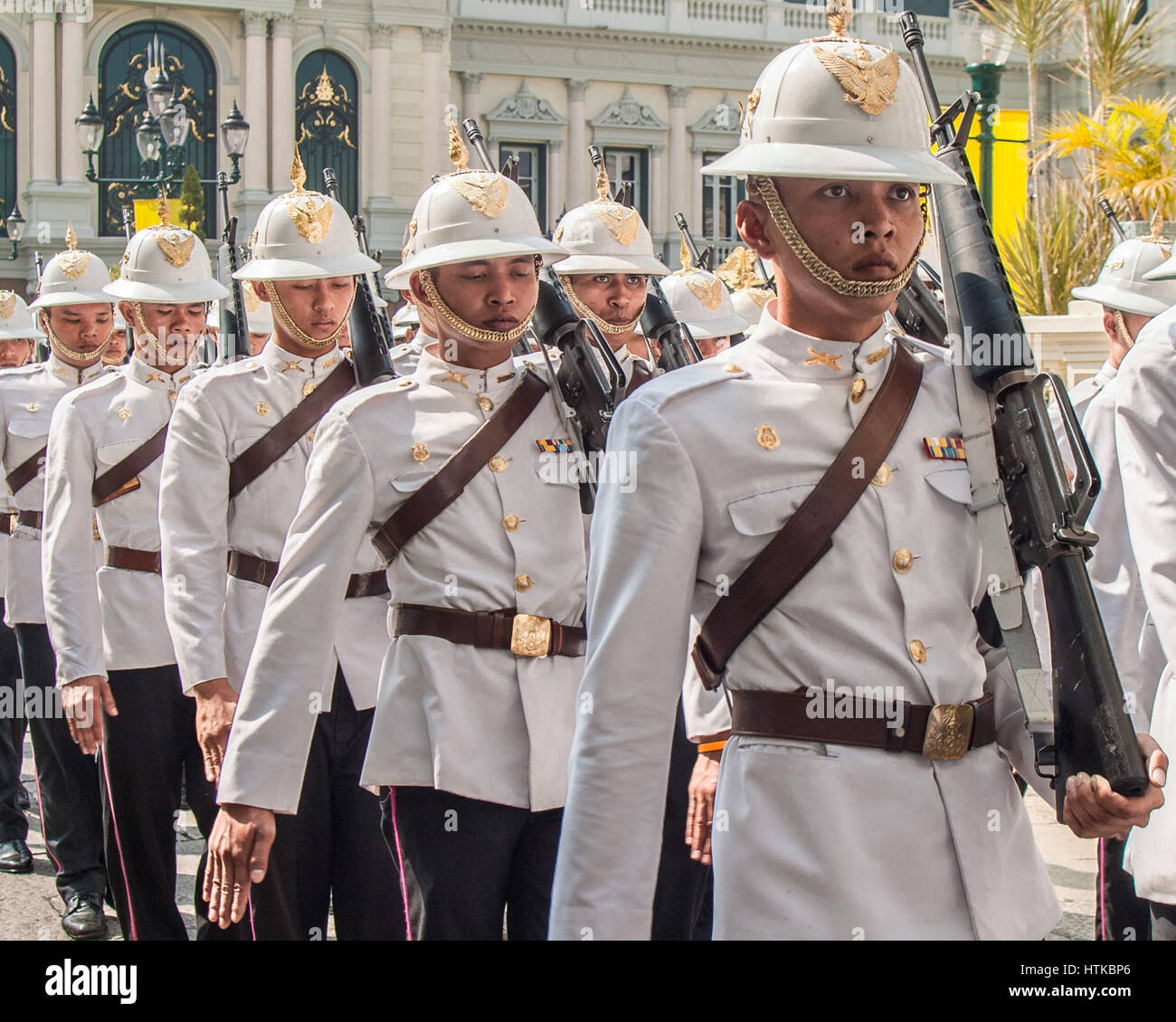 Bangkok, Thailand. 14th Nov, 2006. Soldiers of the Royal Thai Army King ...