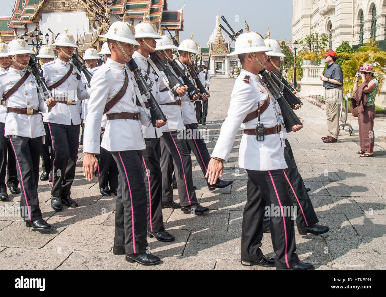 Bangkok, Thailand. 14th Nov, 2006. Soldiers of the Royal Thai Army King ...