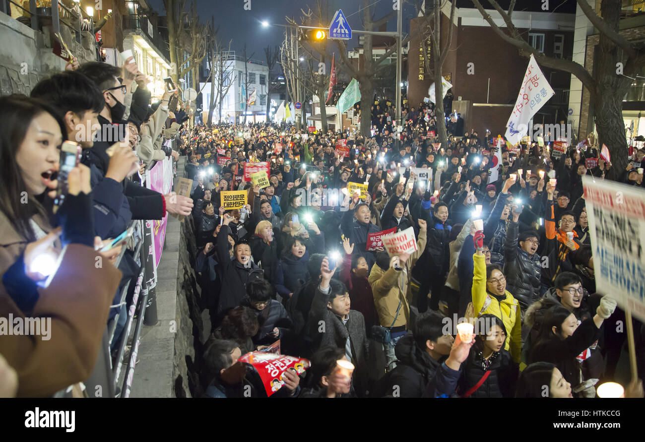 Candle lit rally in seoul hi-res stock photography and images - Alamy