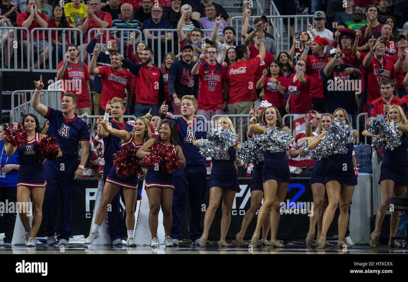 Arizona wildcats cheerleaders hi-res stock photography and images - Alamy