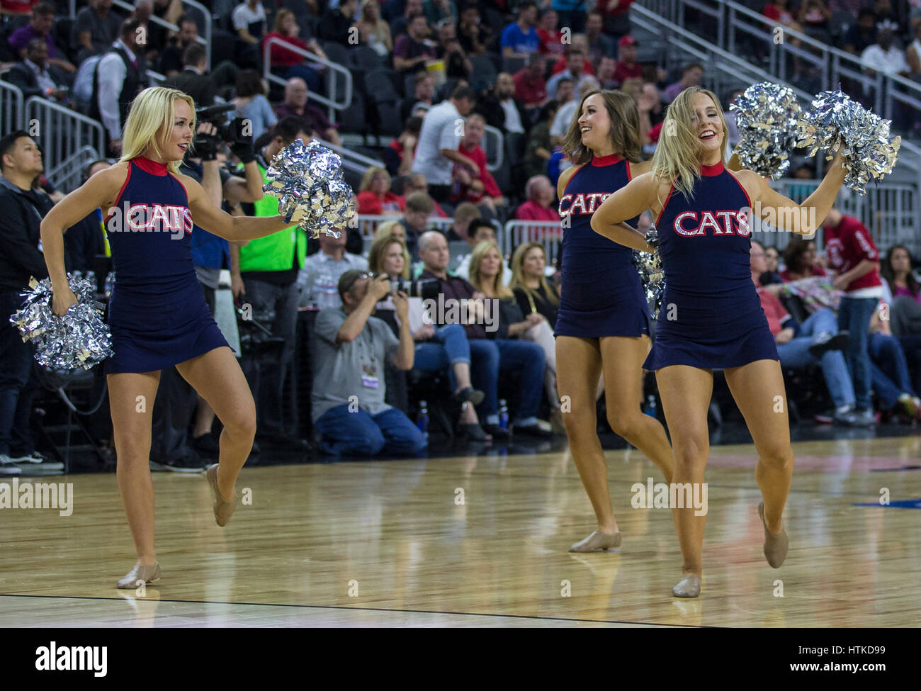 Arizona wildcats cheerleaders hi-res stock photography and images - Alamy