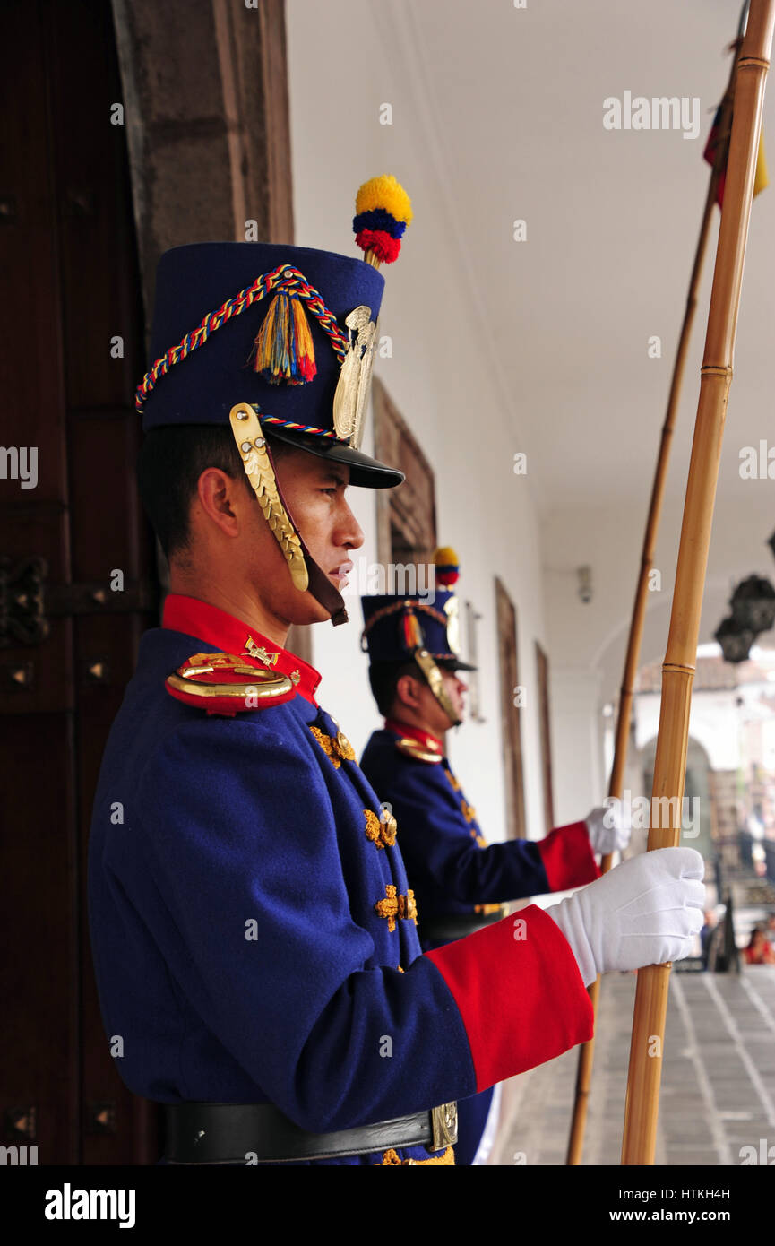 Quito, Ecuador. 13th Oct, 2016. Guards in colourful historic uniforms ...