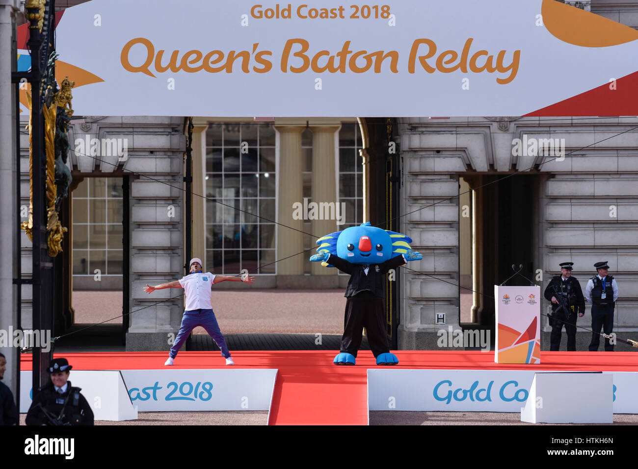 Commonwealth games baton opening hi-res stock photography and images ...