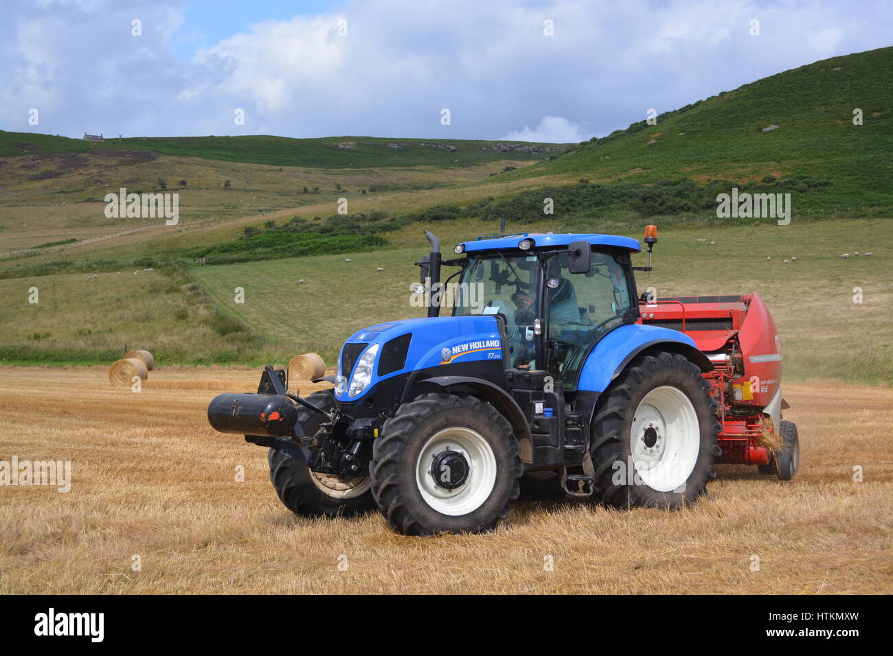 2014 New Holland T7 tractor Stock Photo - Alamy