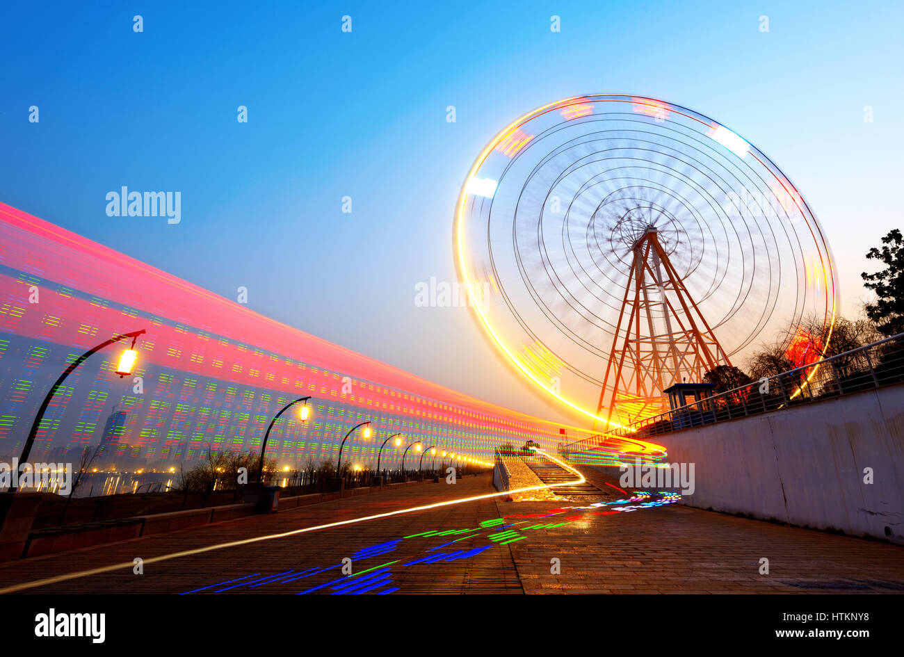Night, a rotating Ferris wheel Stock Photo - Alamy