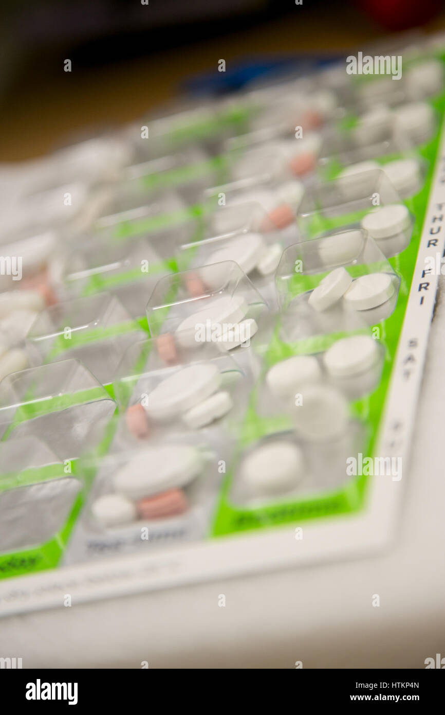 Blister pack of tablets hi-res stock photography and images - Alamy