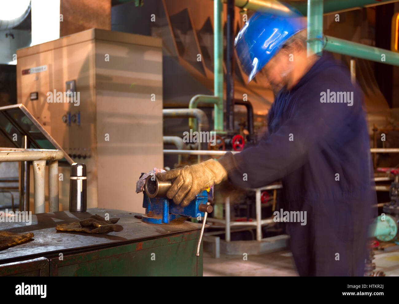 Cutting with flex hi-res stock photography and images - Alamy