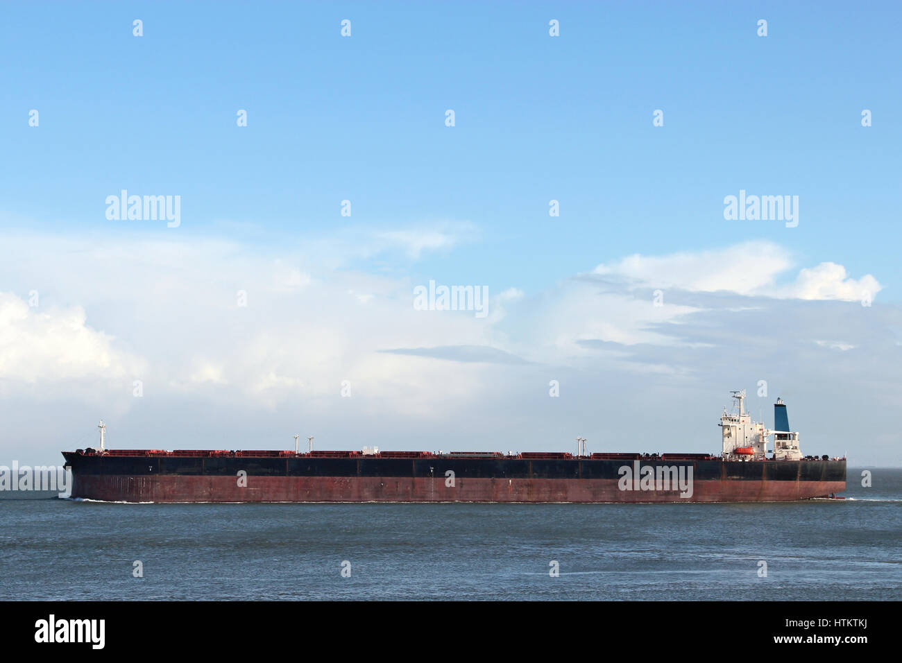 bulk carrier at sea Stock Photo - Alamy