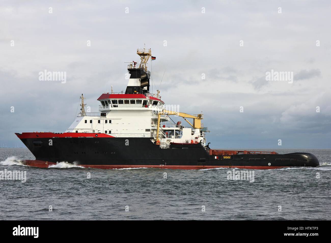 oceangoing tugboat at sea Stock Photo - Alamy