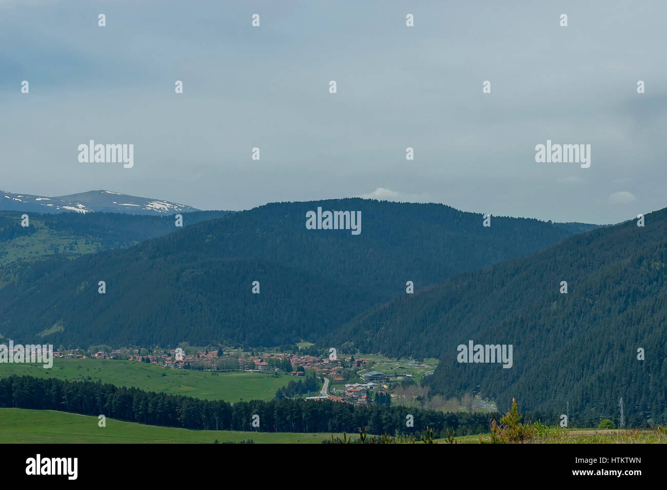 Mountain top valley hi-res stock photography and images - Alamy