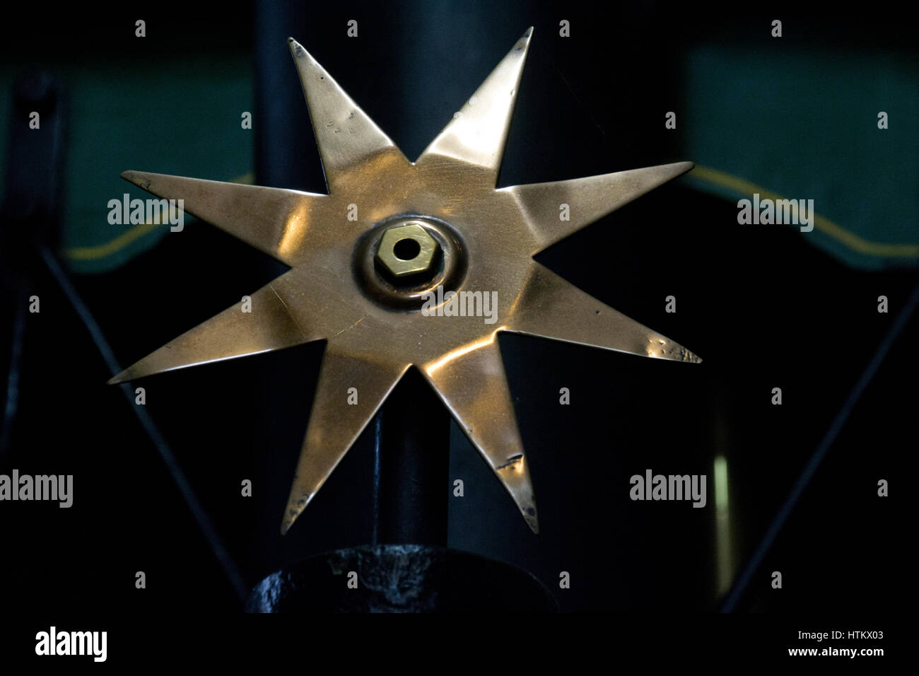 Eight pointed shape hi-res stock photography and images - Alamy