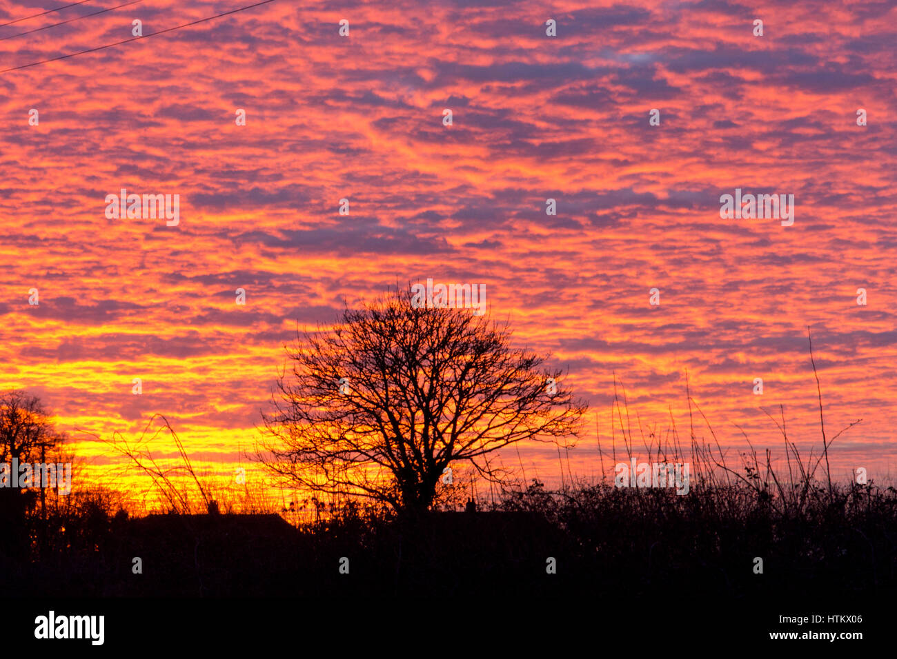 Sunset sky uk roofs hi-res stock photography and images - Alamy