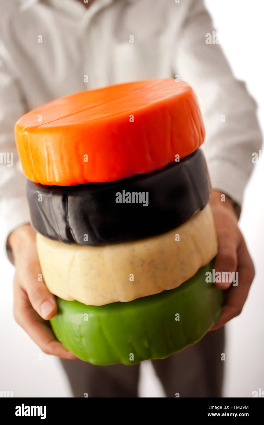 Men carrying cheese hi-res stock photography and images - Alamy