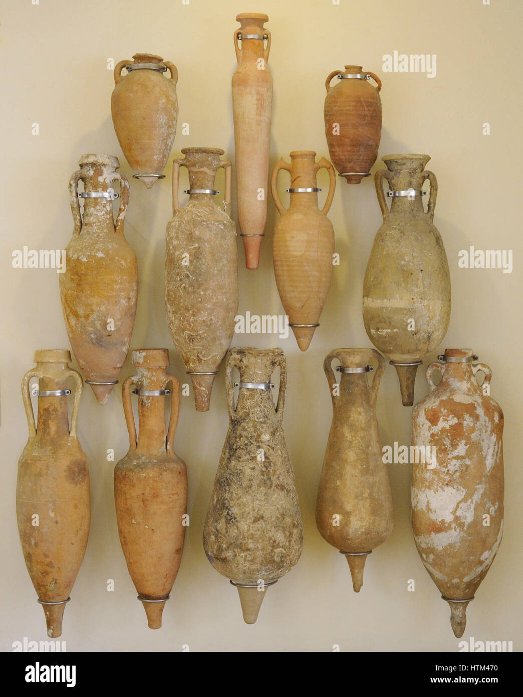 Roman amphora hi-res stock photography and images - Alamy