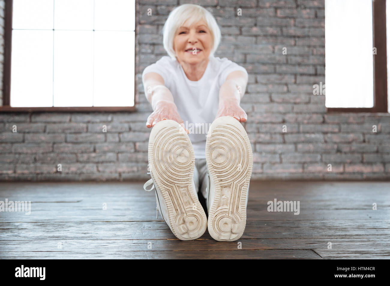 Full figure mature woman hi-res stock photography and images - Alamy