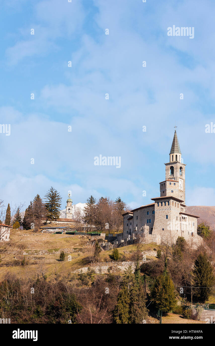 Medieval castle in italy hi-res stock photography and images - Alamy