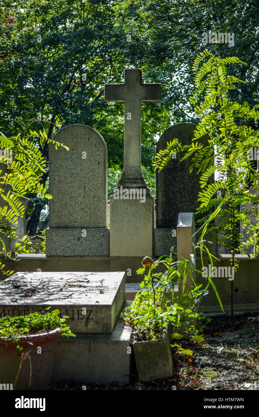 Ancient gravestone paris france hi-res stock photography and images - Alamy