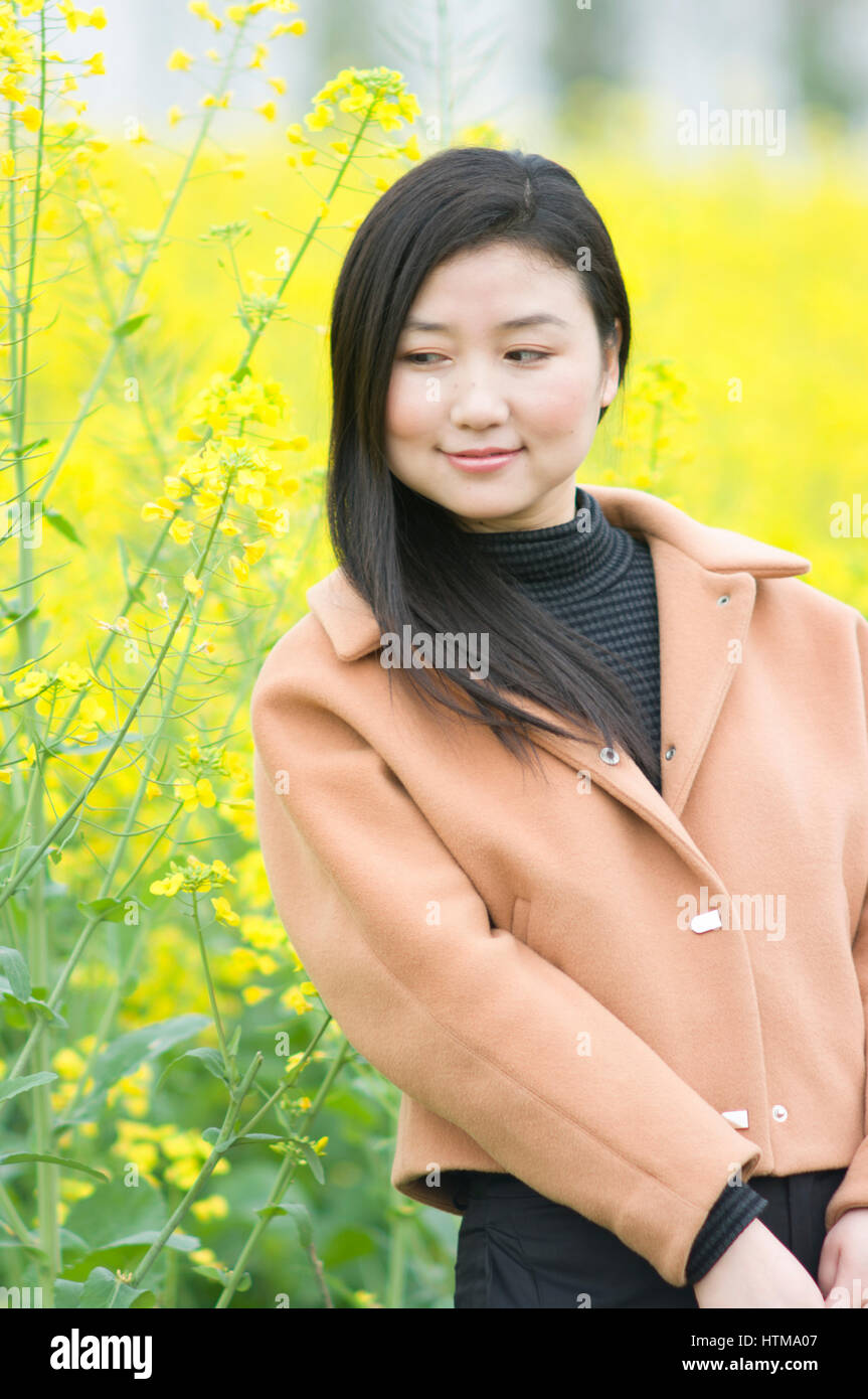 beautiful woman in spring Stock Photo - Alamy