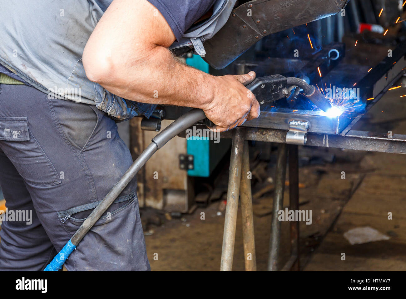 Welding sparkle hi-res stock photography and images - Alamy