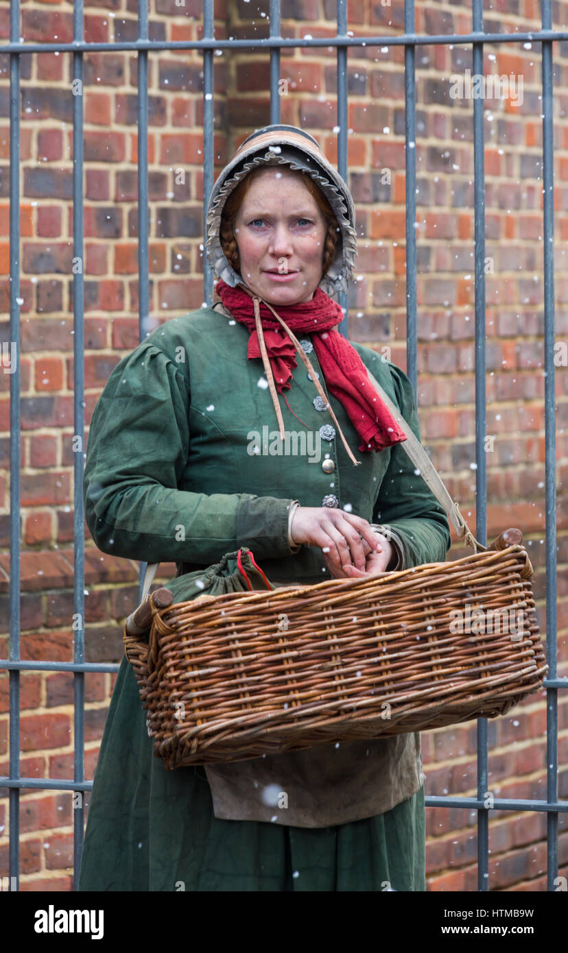 Victorian woman hi-res stock photography and images - Alamy