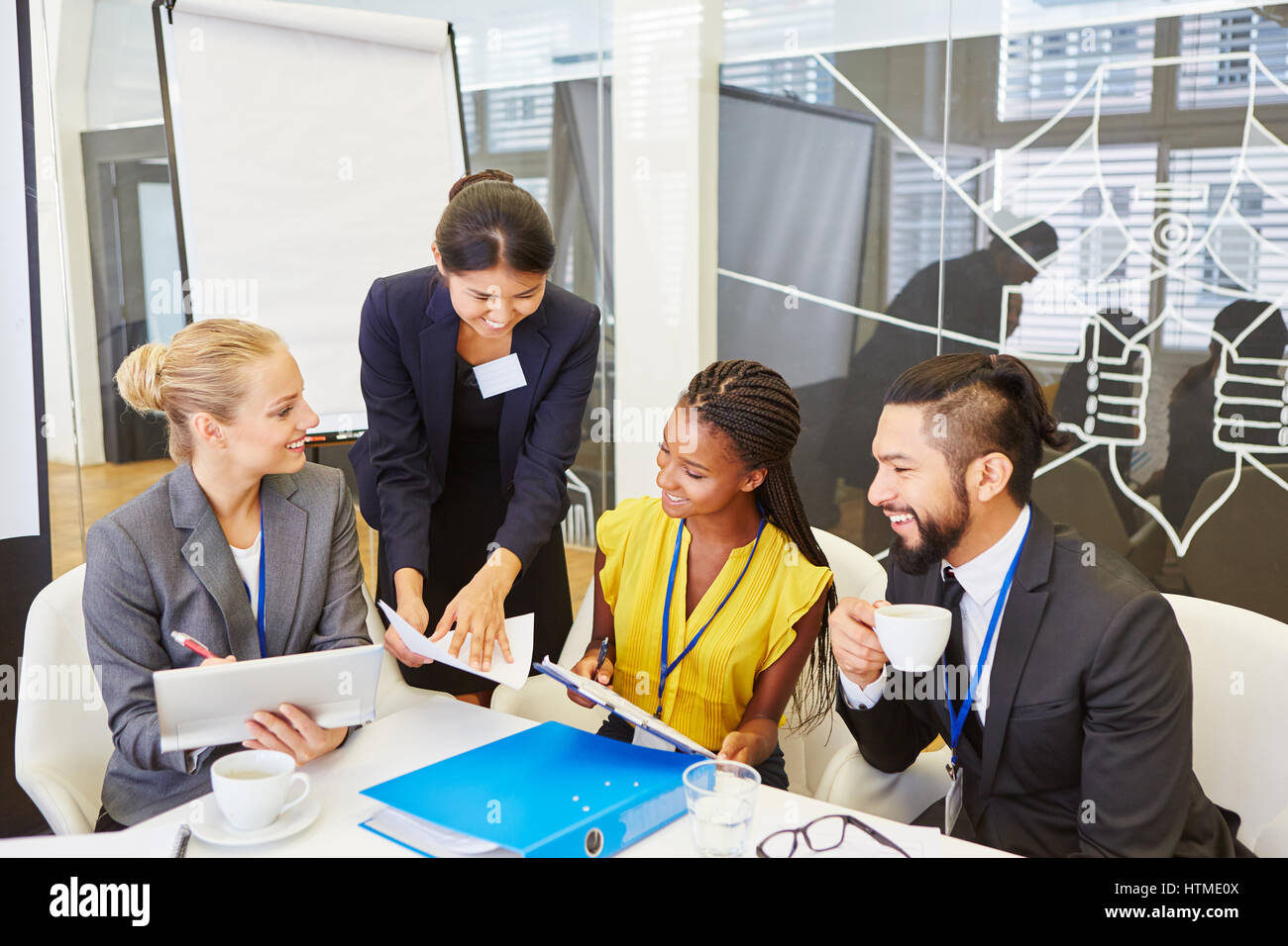 Consultant cooperation hi-res stock photography and images - Alamy