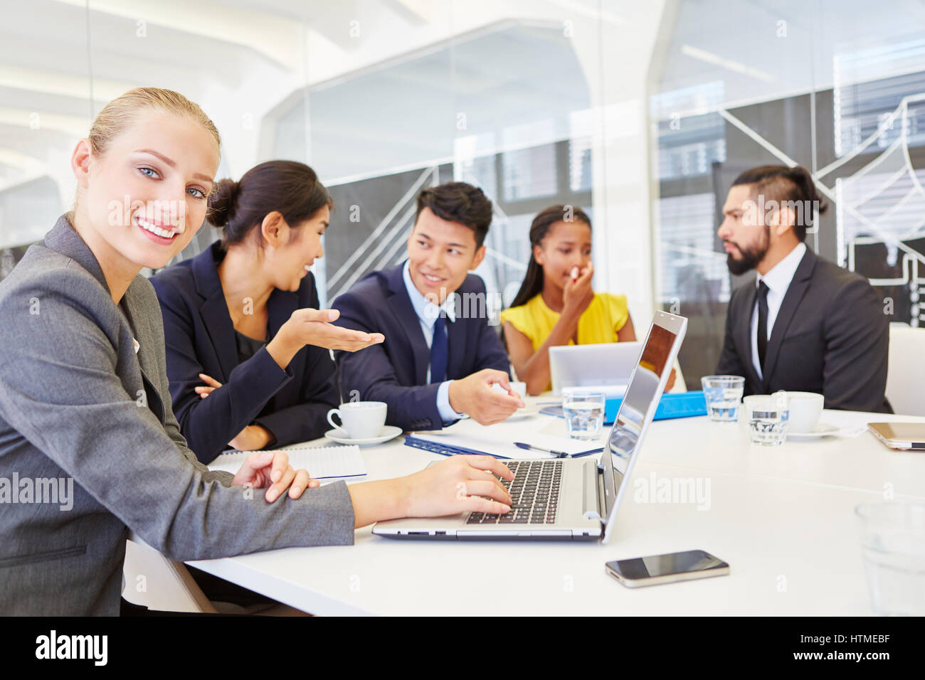 Communication workshop hi-res stock photography and images - Alamy