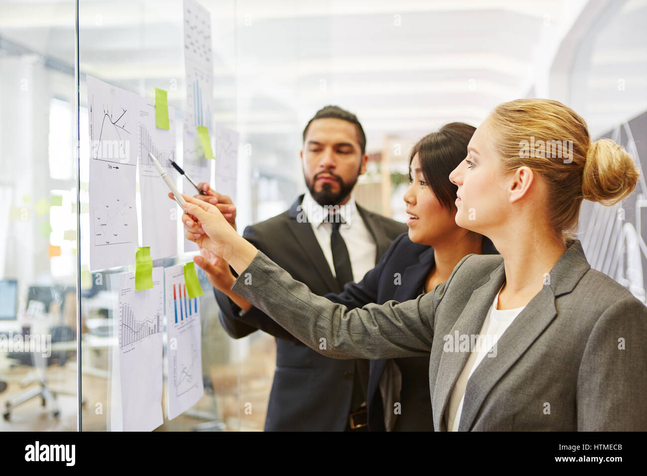 Team analysis hi-res stock photography and images - Alamy