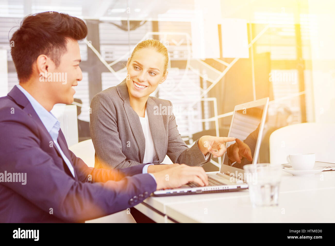 E learning typing hi-res stock photography and images - Alamy