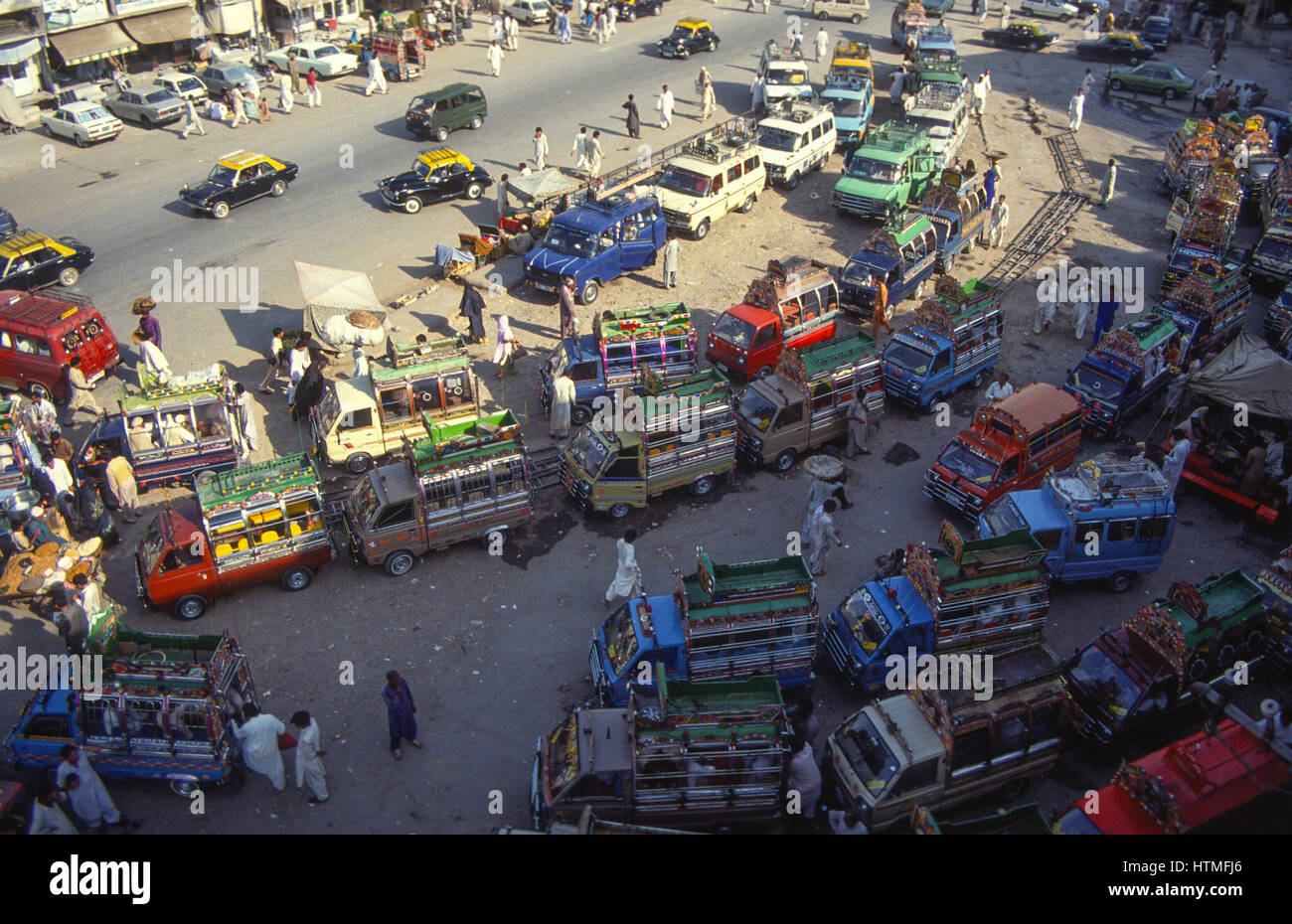 Pakistan public transport hi-res stock photography and images - Alamy