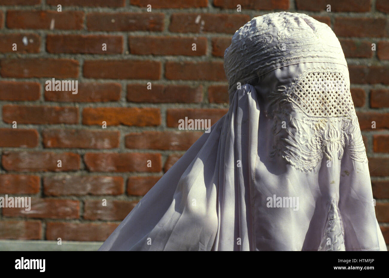 woman with white burka Stock Photo - Alamy