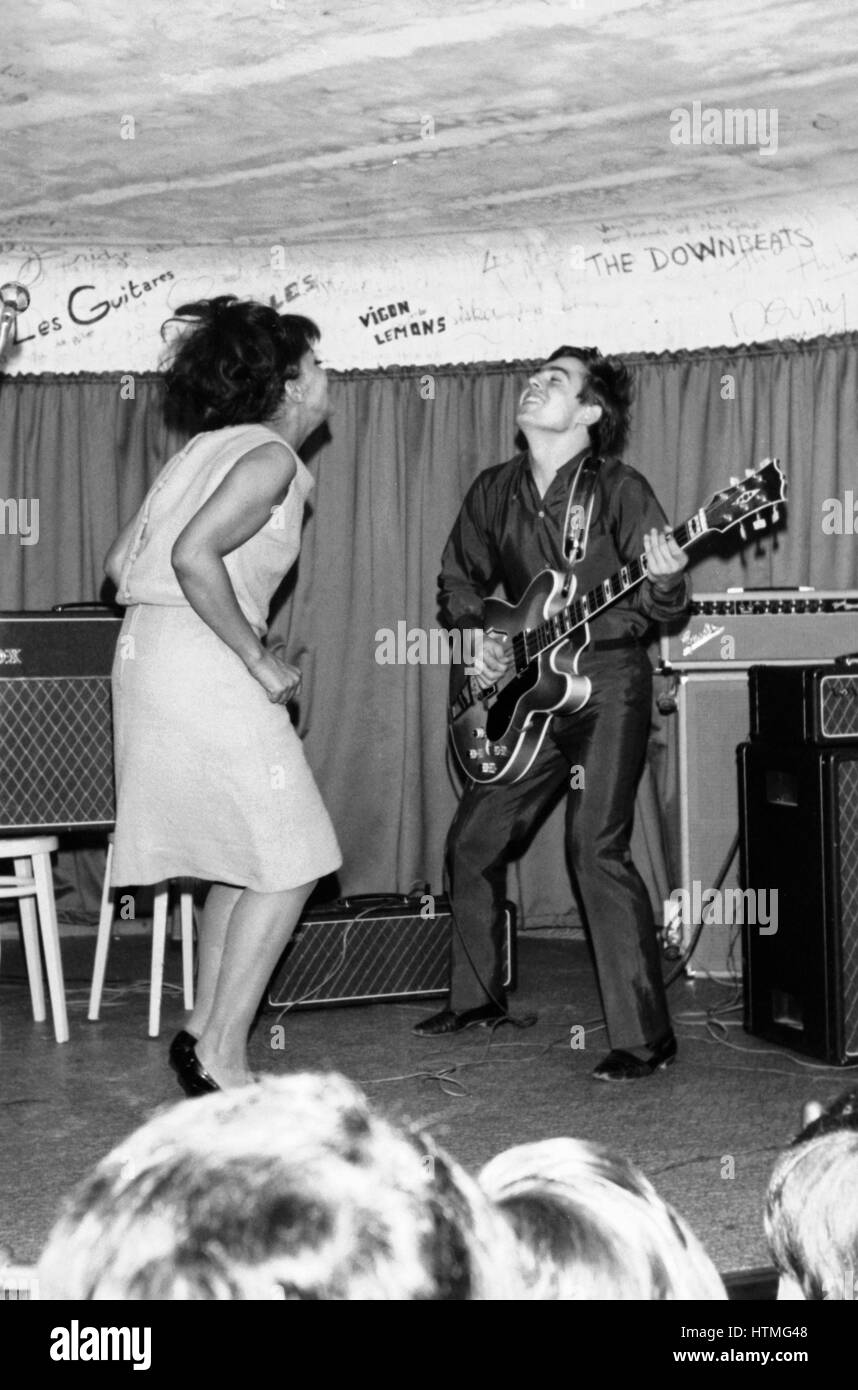 Singer nancy hi-res stock photography and images - Alamy