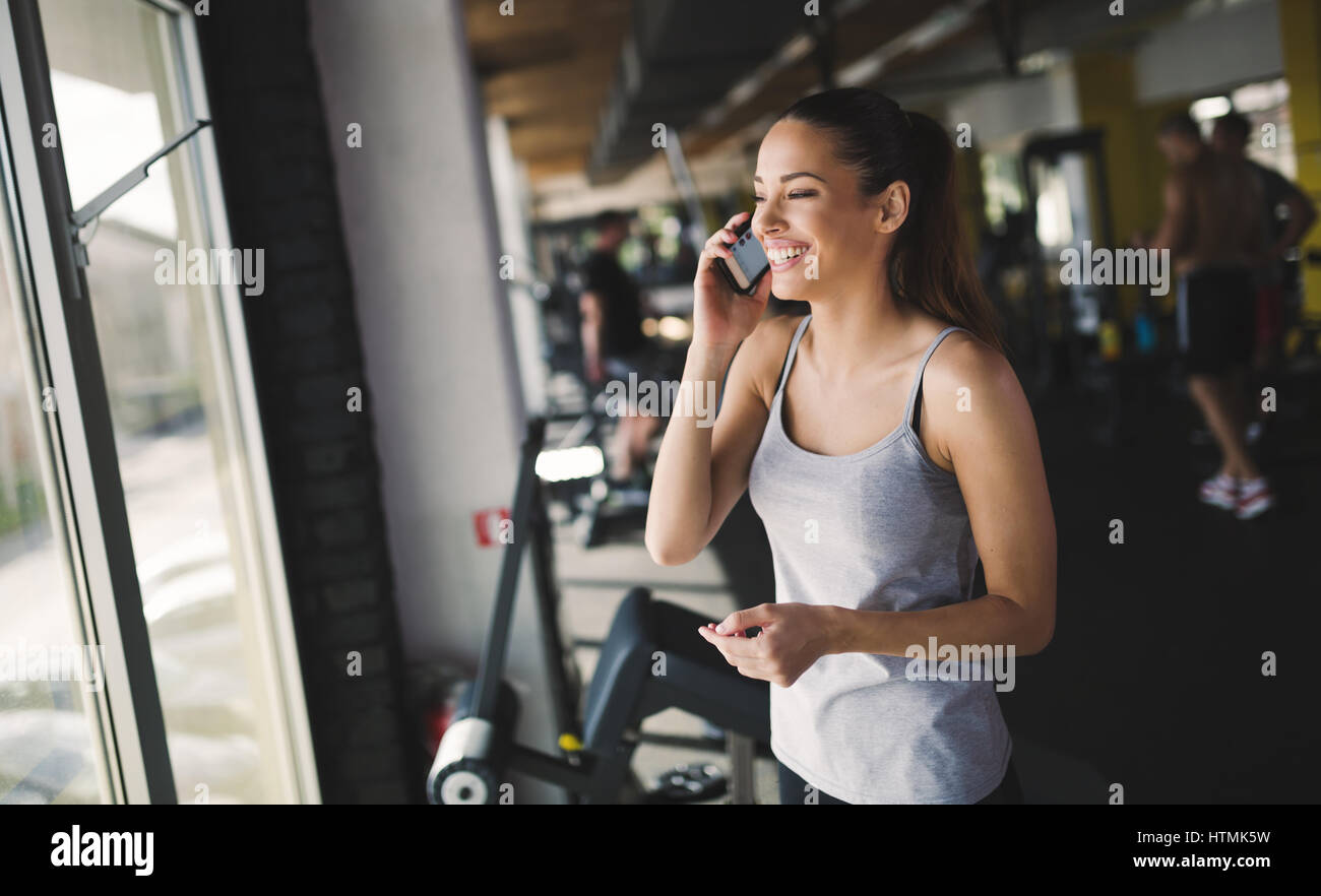 Woman phone gym hi-res stock photography and images - Alamy