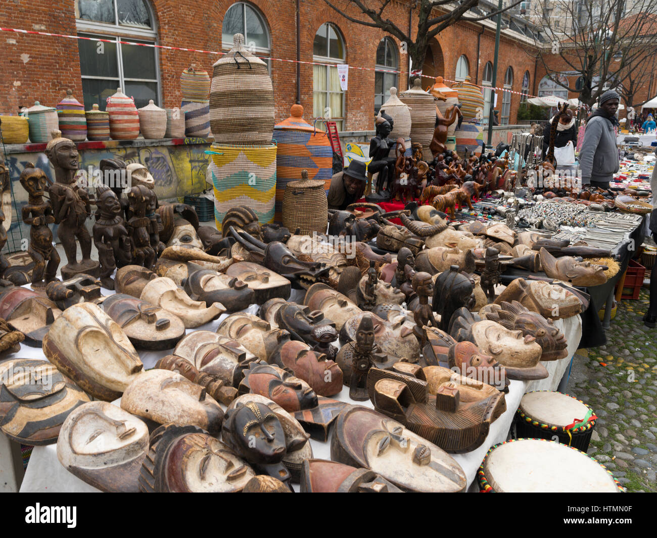 The african flea market hi-res stock photography and images - Alamy