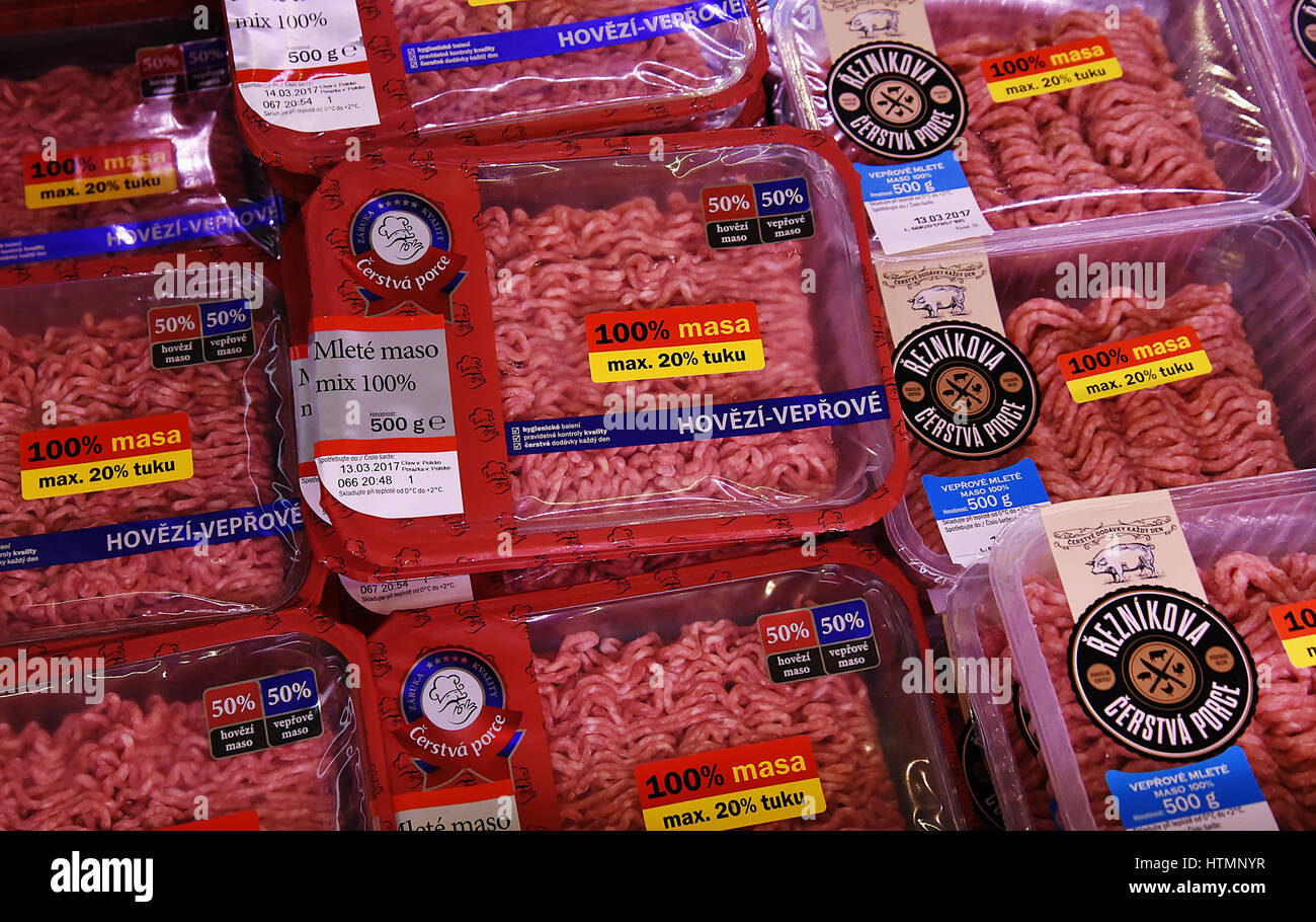 Minced beef and pork meat, packages, box Stock Photo - Alamy