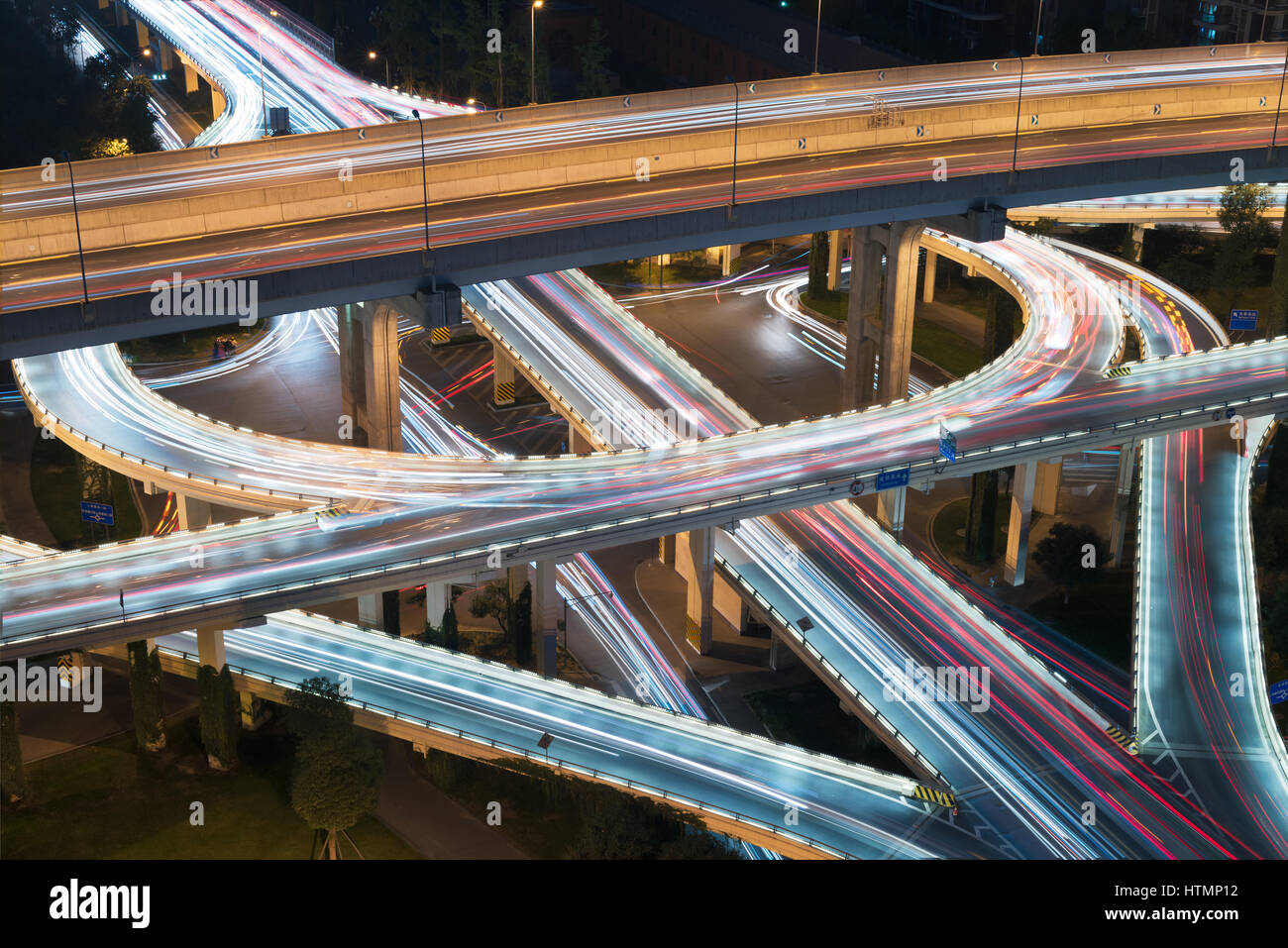 Road bridge flyover street light hi-res stock photography and images ...