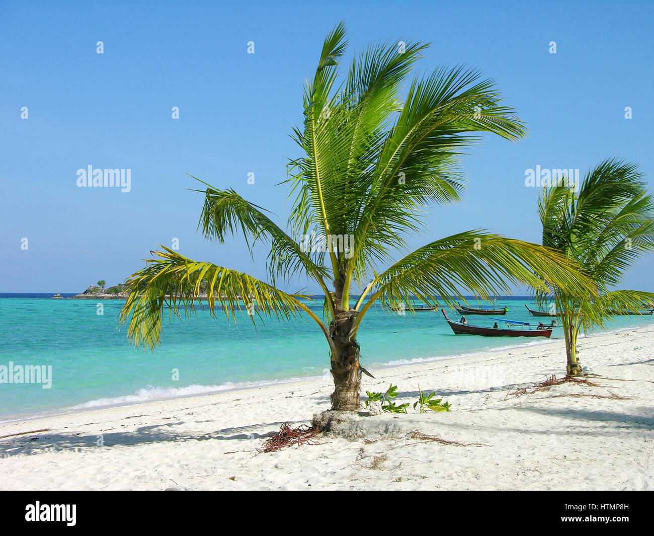 Lonely beach thailand hi-res stock photography and images - Alamy